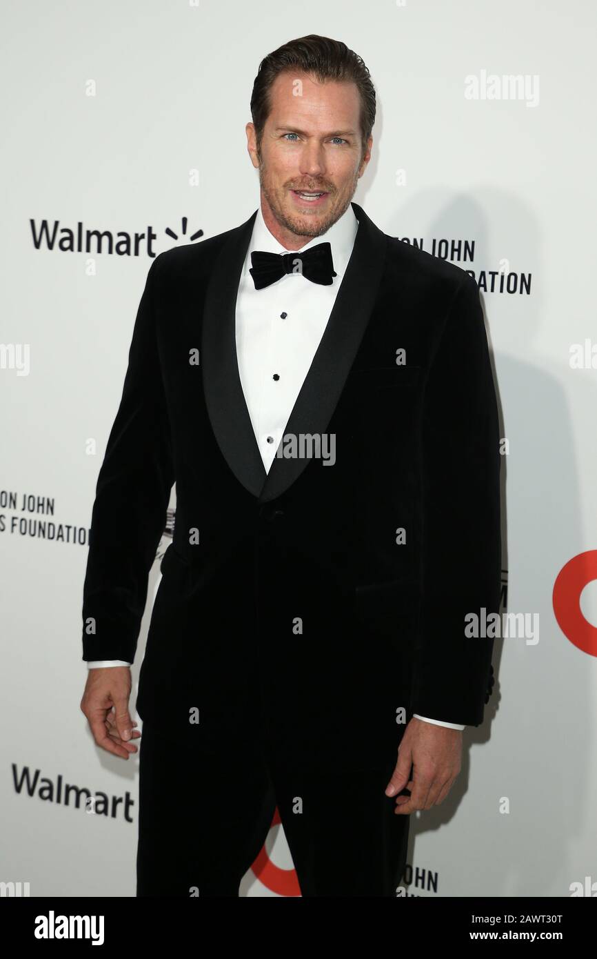 Jason Lewis attends the 28th Annual Elton John AIDS Foundation Academy ...