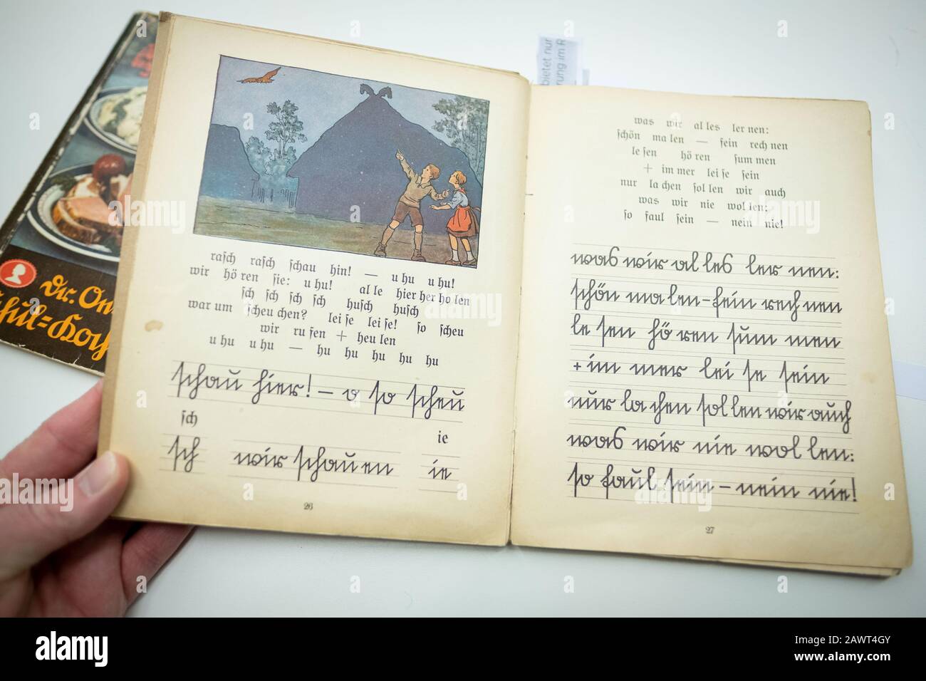 Sutterlinschrift hi-res stock photography and images - Alamy