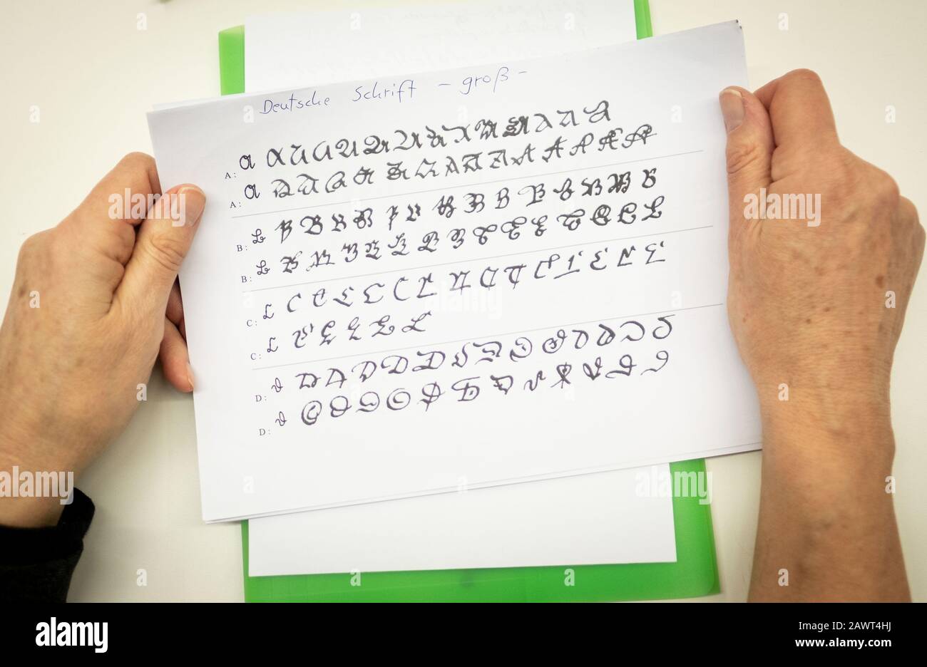 Sutterlinschrift hi-res stock photography and images - Alamy