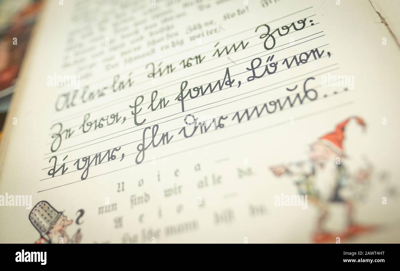 Sutterlinschrift hi-res stock photography and images - Alamy