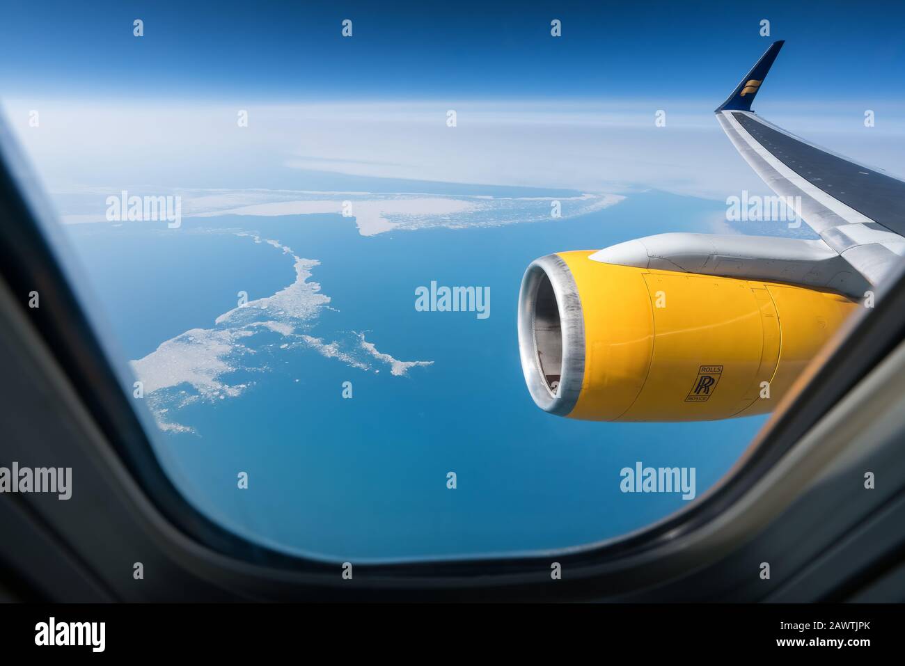 Canada arctic airplane hi-res stock photography and images - Alamy