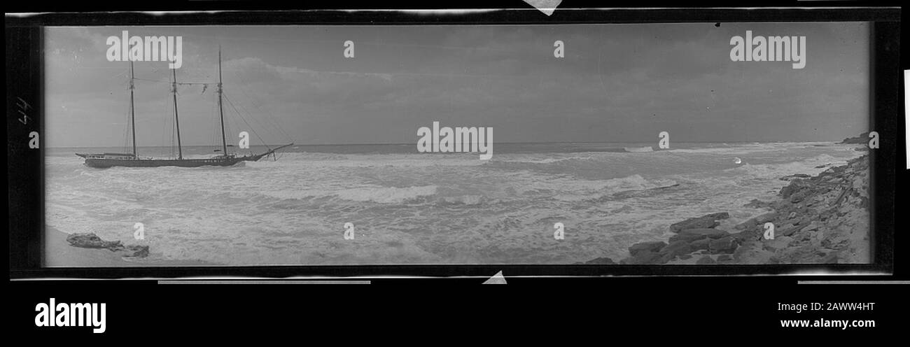 Foundering hi-res stock photography and images - Alamy