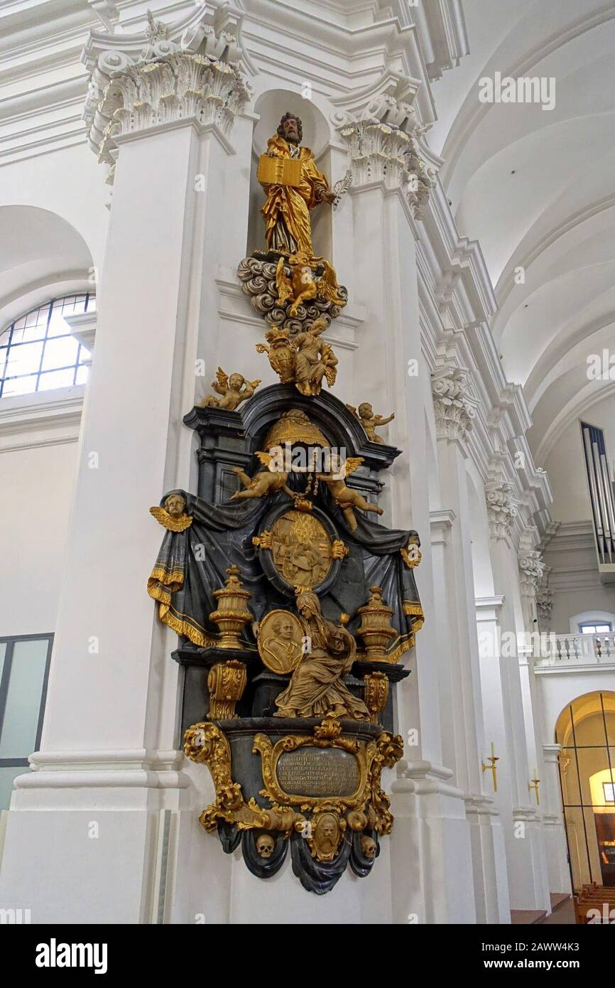 Founder monument with the figure of the evangelist Lukeby Michael Riess ...