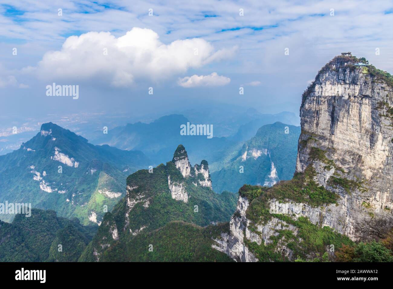 View point at the summit of Tianmen Mountain National Park, Zhangjiajie ...