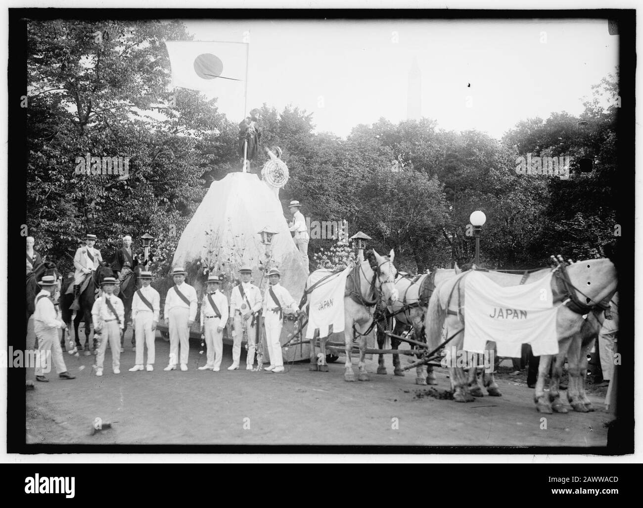 FOURTH OF JULY PARADES. FLOAT- JAPAN Stock Photo - Alamy
