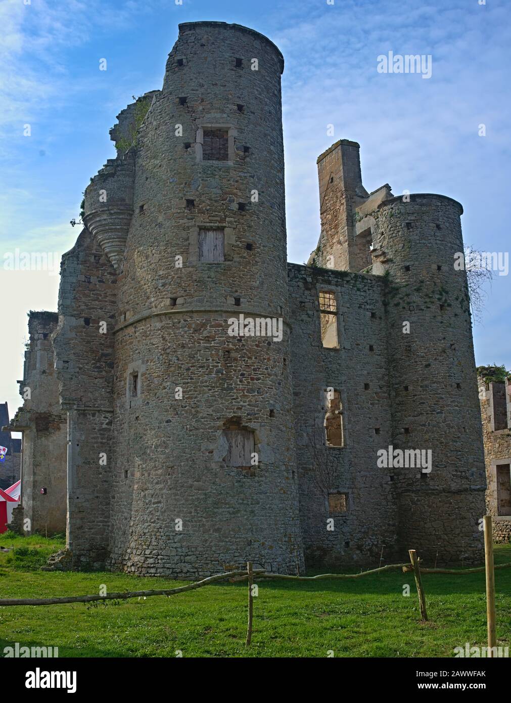 Remaining of an stone wall and towers on an 16th century castle Stock ...