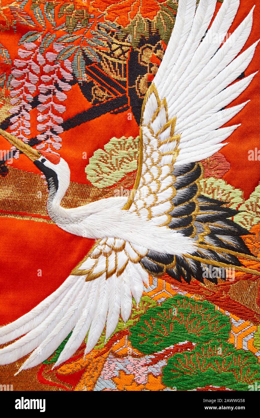 Japan crane kimono art hi-res stock photography and images - Alamy