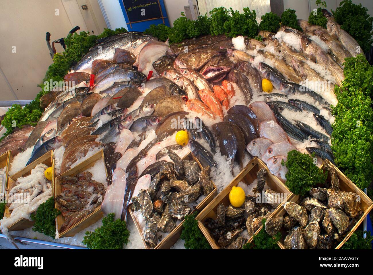 Fishmongers stall, Grainger Market, Newcastle-upon-Tyne Stock Photo - Alamy