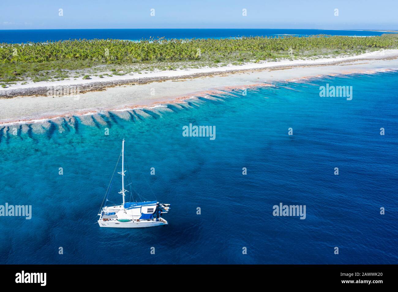 Catamaran at Apataki Atoll, Tuamotu Archipel, French Polynesia Stock ...