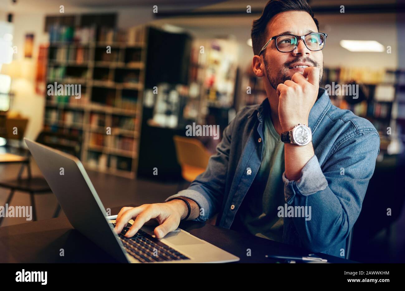 Laptop technology people hi-res stock photography and images - Alamy