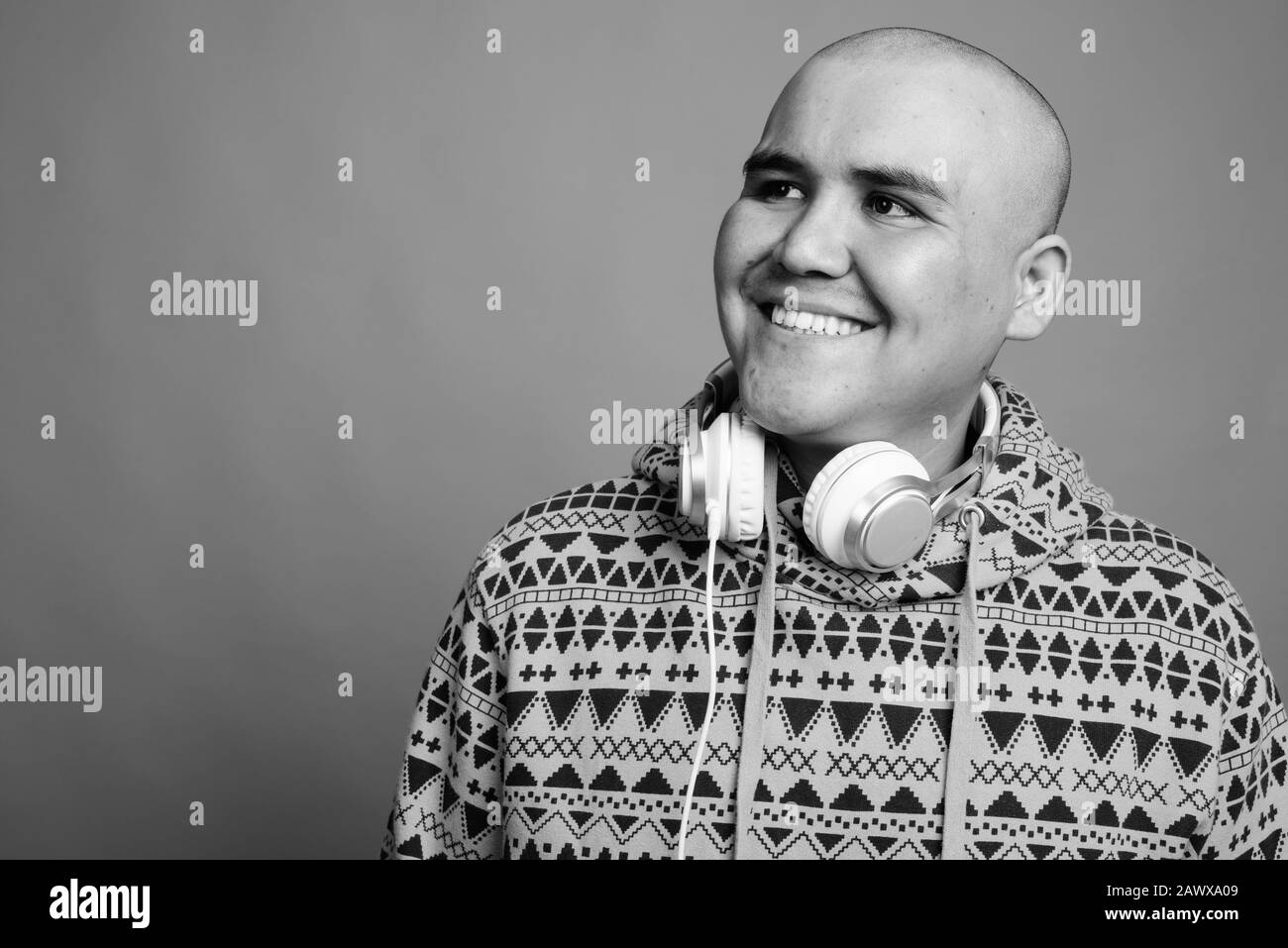 Young man headphones wearing Black and White Stock Photos & Images - Alamy
