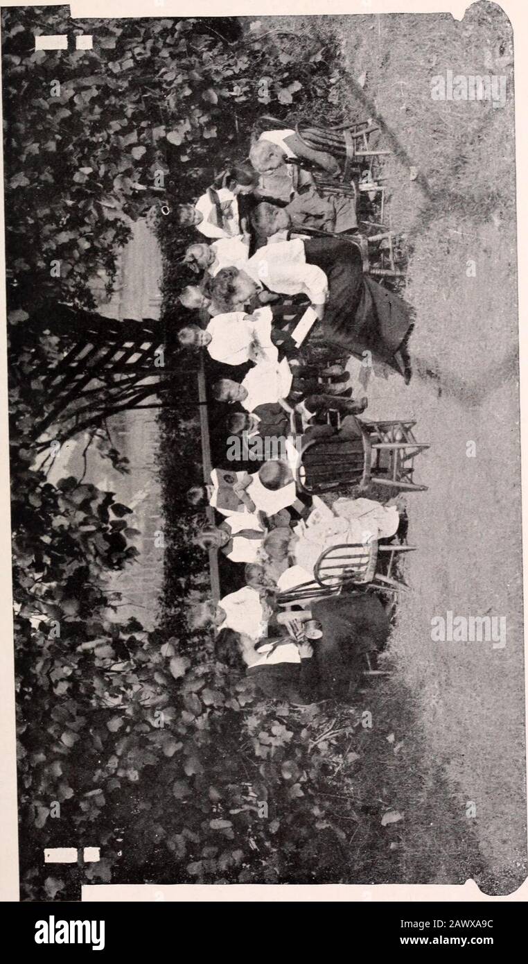 Tooling fee hi-res stock photography and images - Alamy