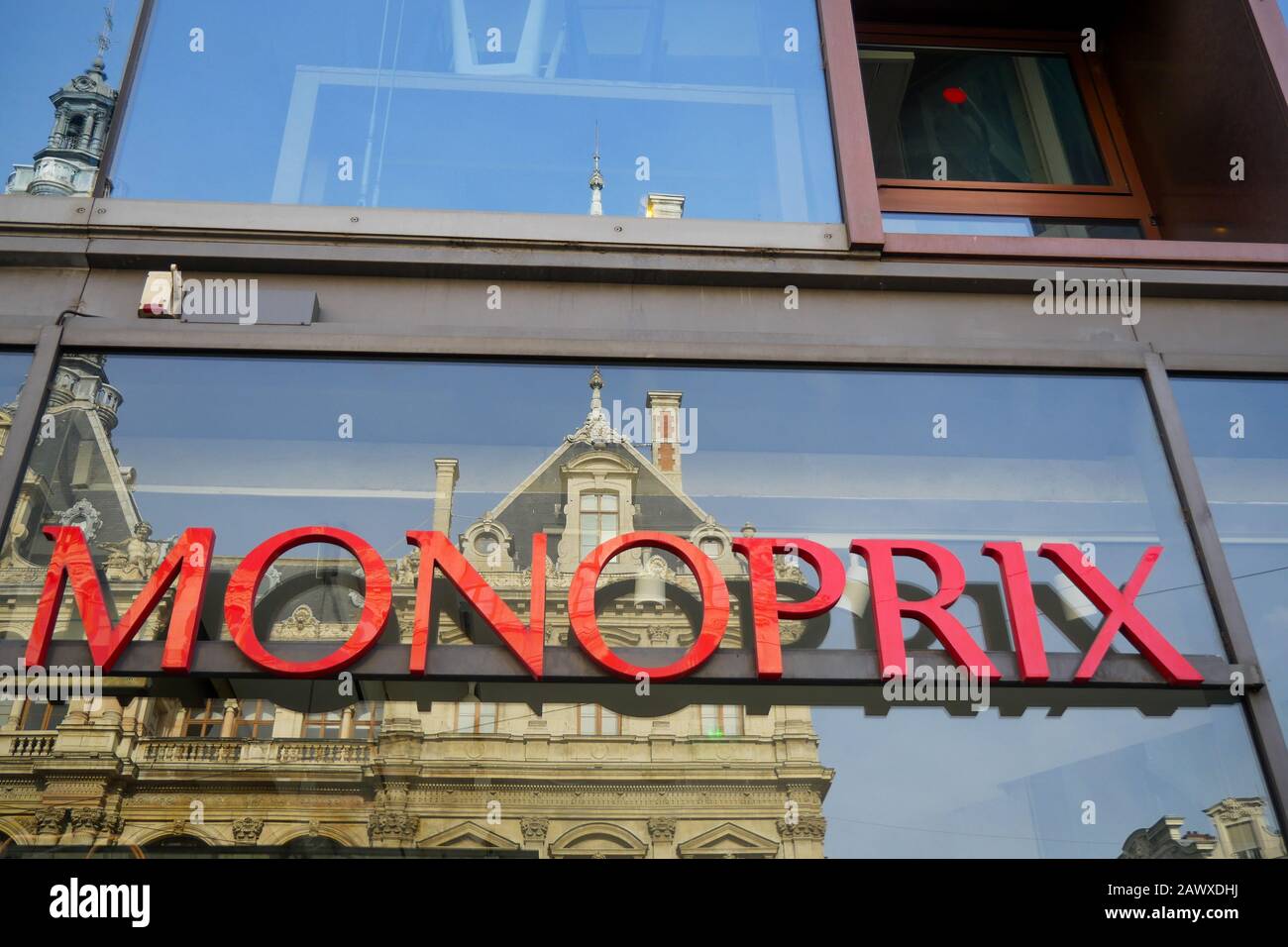Monoprix sign hi-res stock photography and images - Alamy