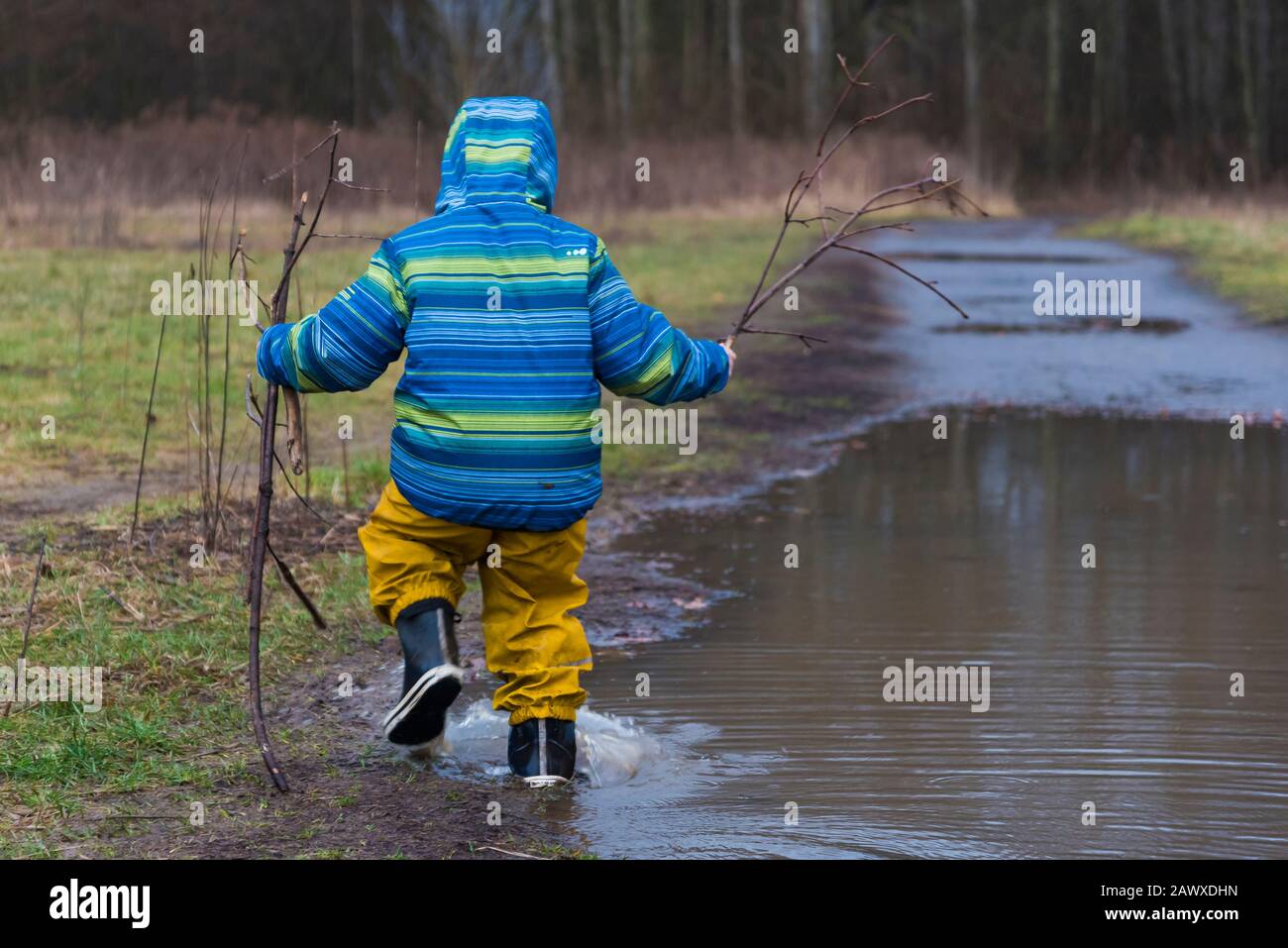 Reflection puddle run hi-res stock photography and images - Alamy
