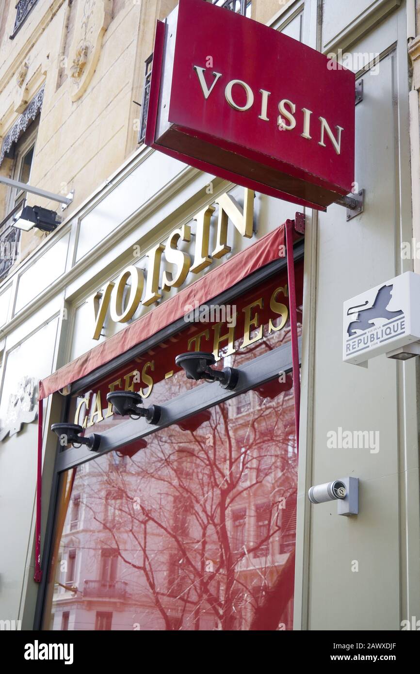 Lyon cafes hi-res stock photography and images - Alamy