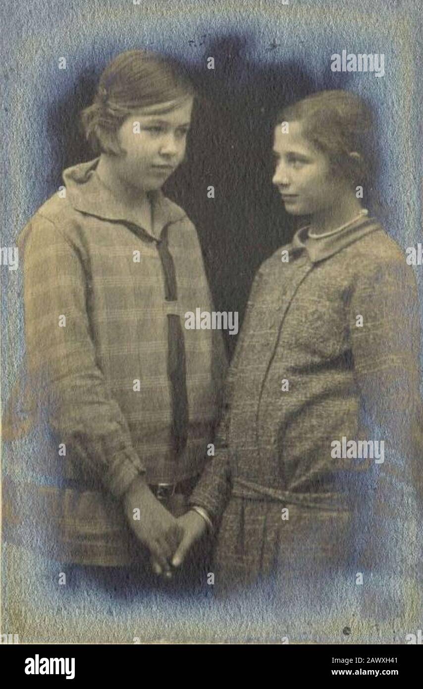 Fran Vesel - Portret dveh deklic (2 Stock Photo - Alamy