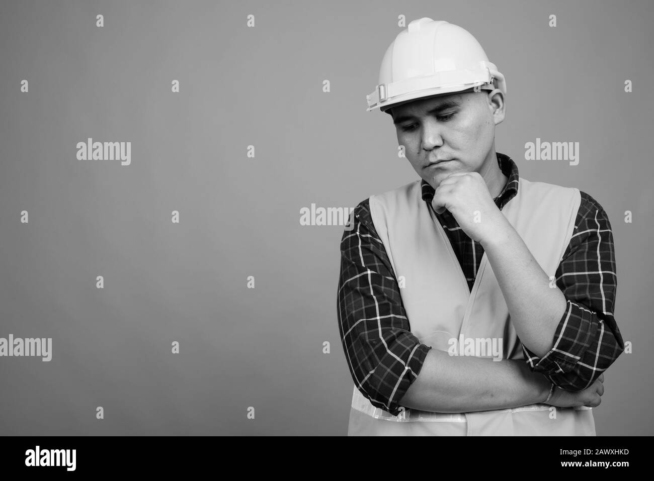 Portrait of young Asian man construction worker Stock Photo - Alamy