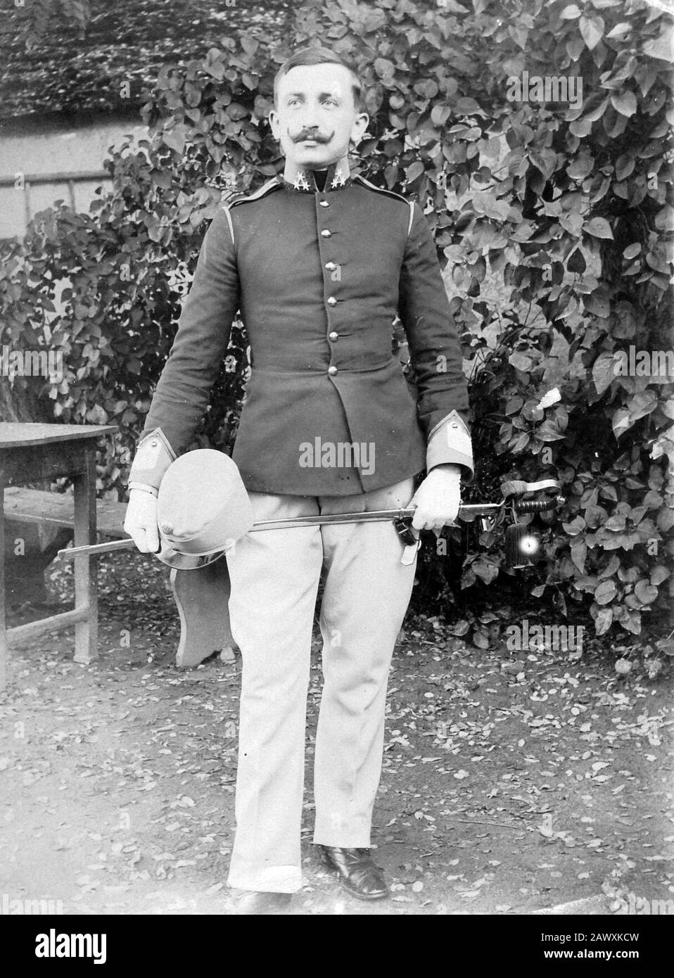 Uniform sword hi-res stock photography and images - Alamy