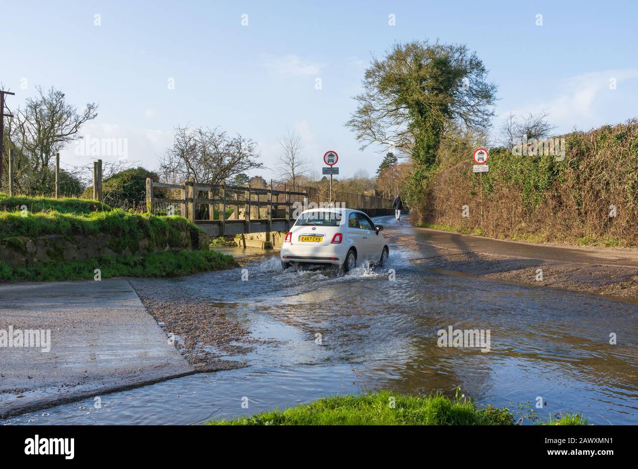 Car driving in countryside hi-res stock photography and images - Alamy