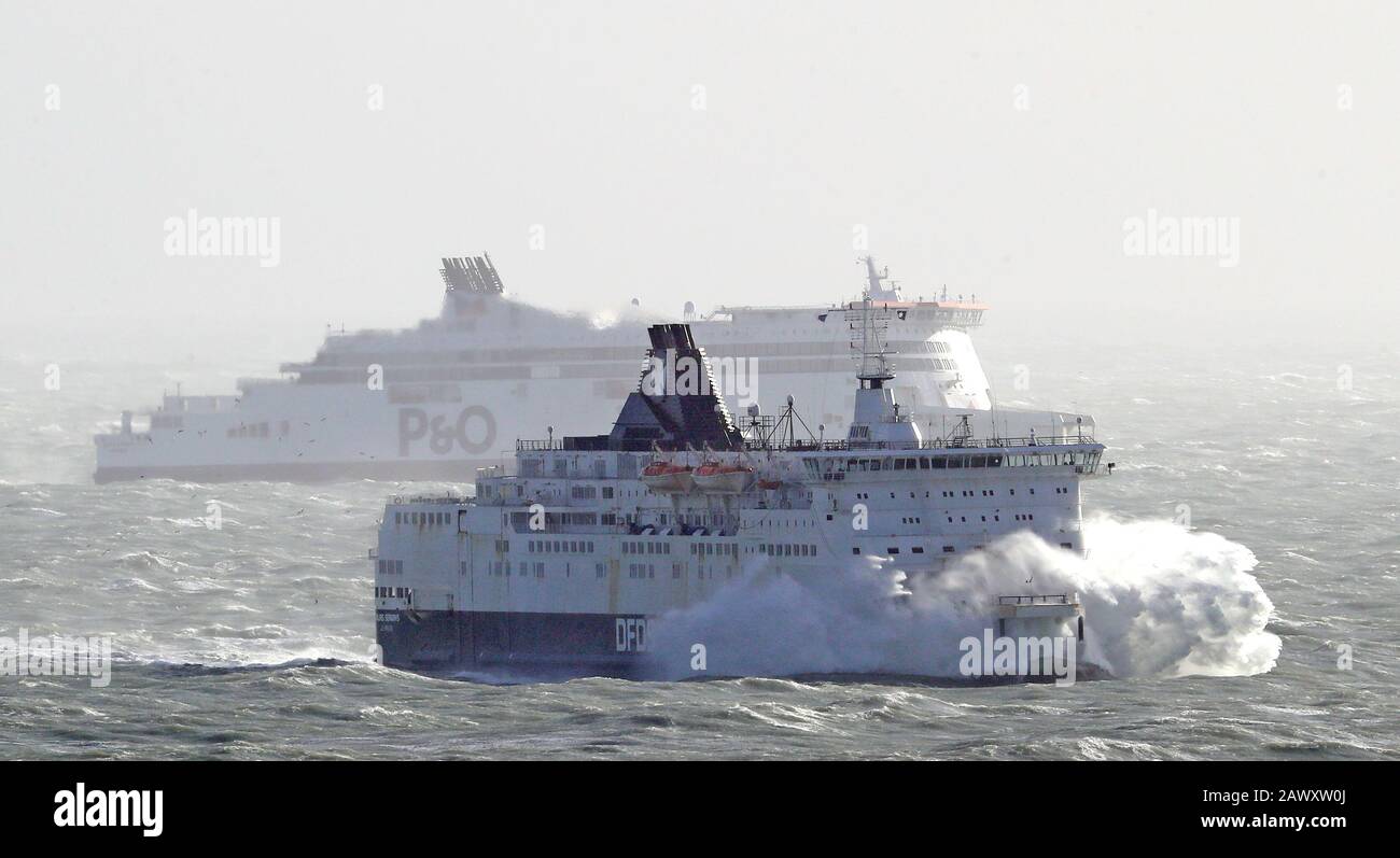 Dfds seaways waves hi-res stock photography and images - Alamy