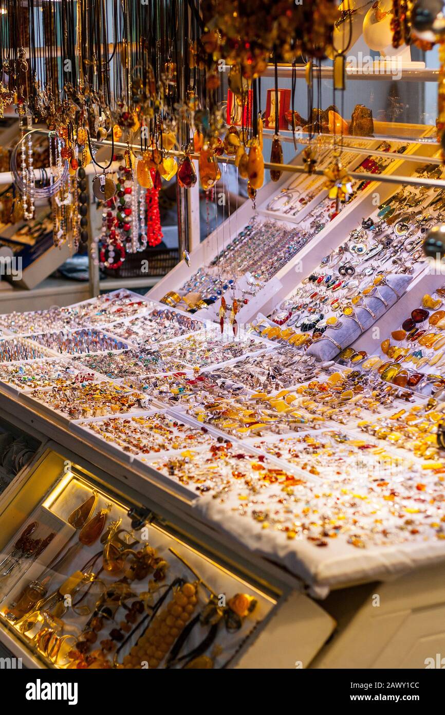 Jewellery market stall hi-res stock photography and images - Alamy