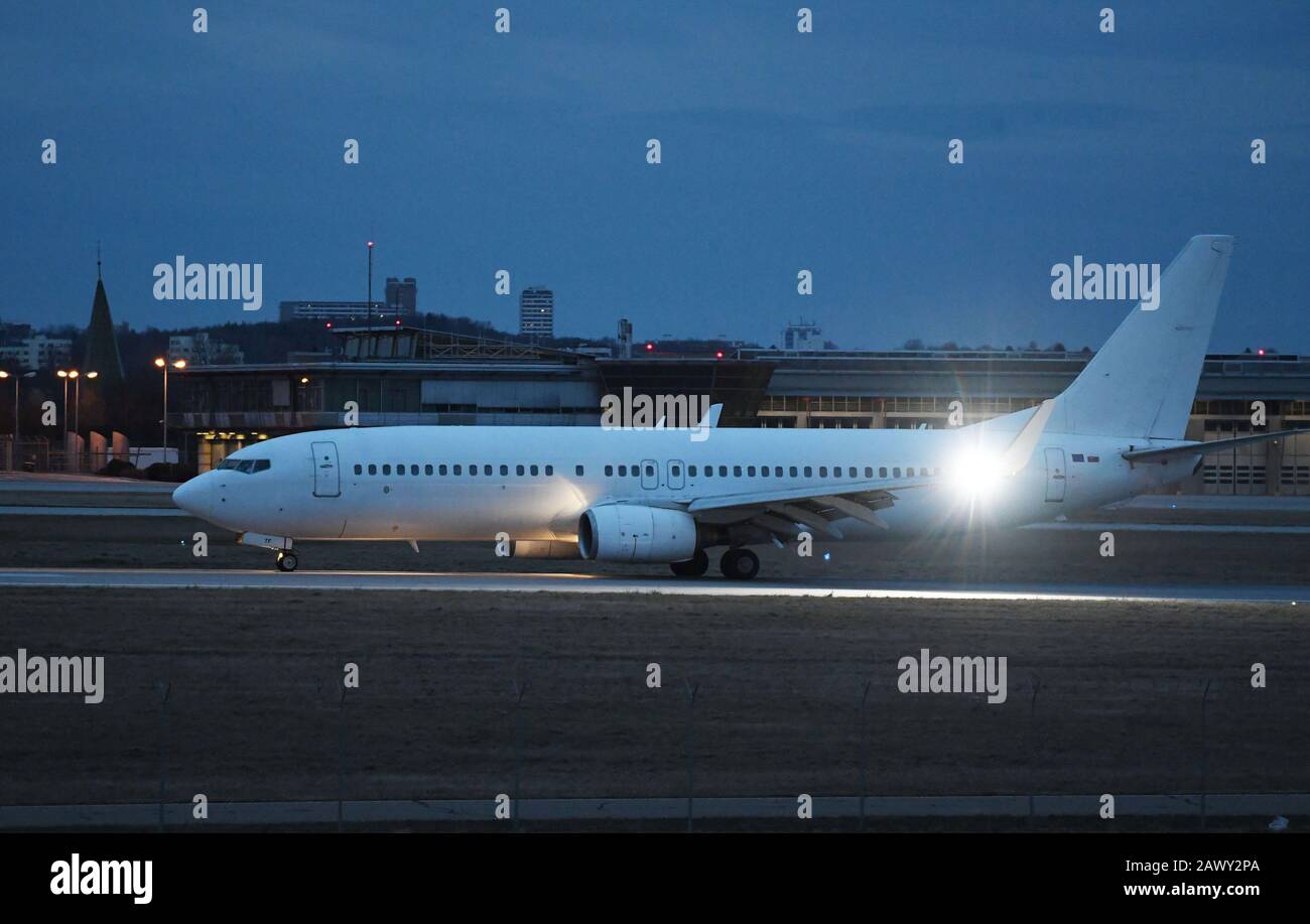 Unpainted airplane hi-res stock photography and images - Alamy