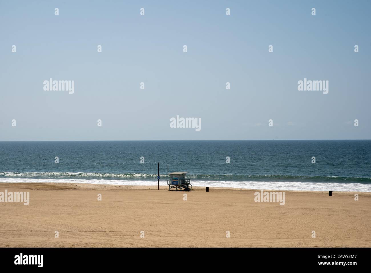 ocean beaches without people Baywatch tower Stock Photo - Alamy