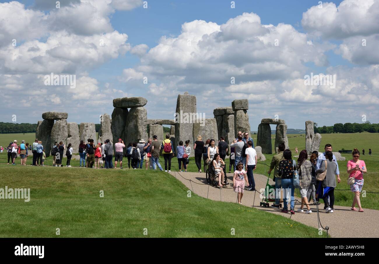 Tourism at Stonehenge Stock Photo - Alamy