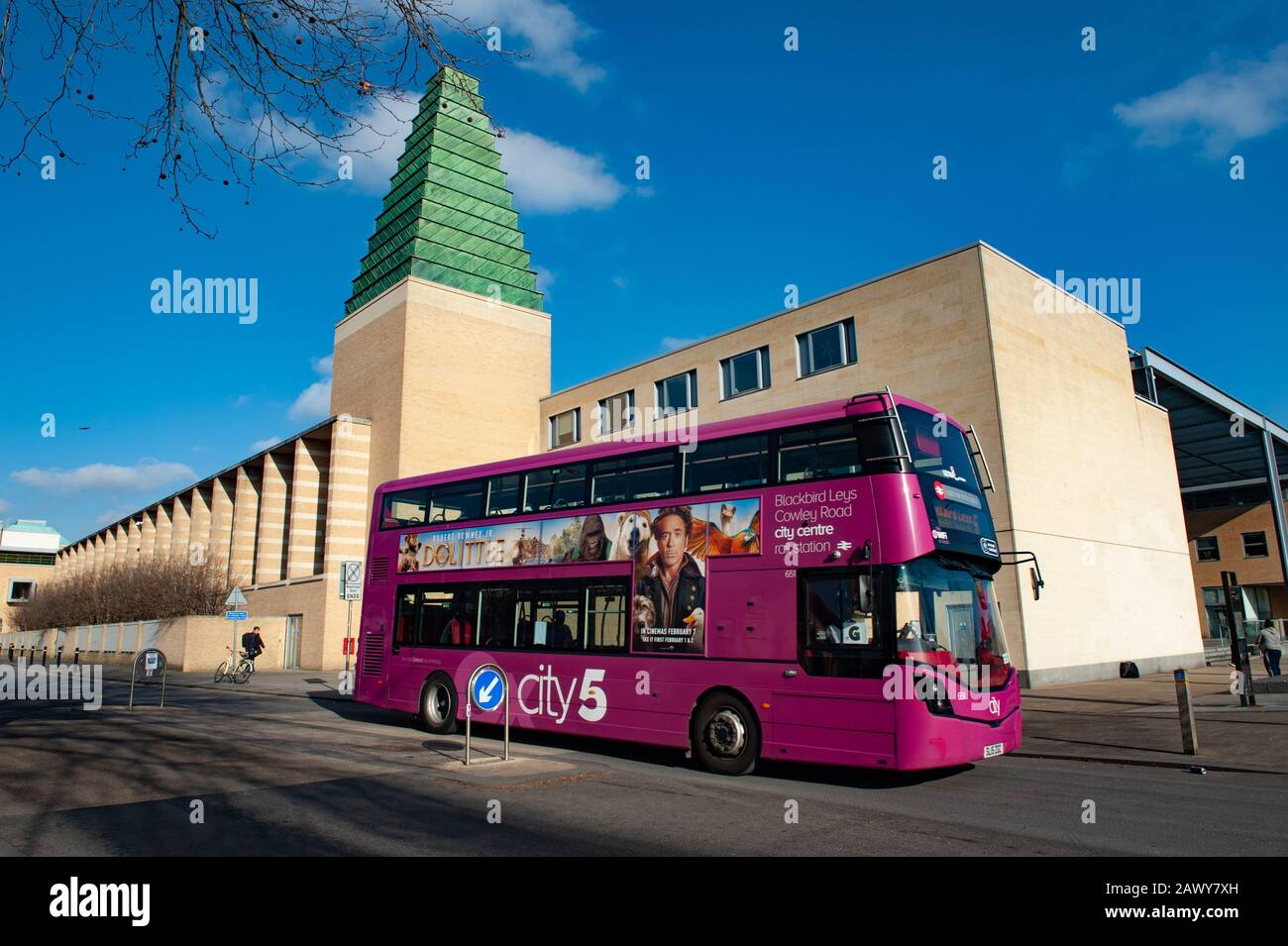 Purple school bus hi-res stock photography and images - Alamy