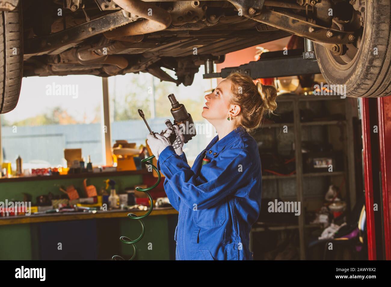 Female car engineer hi-res stock photography and images - Alamy