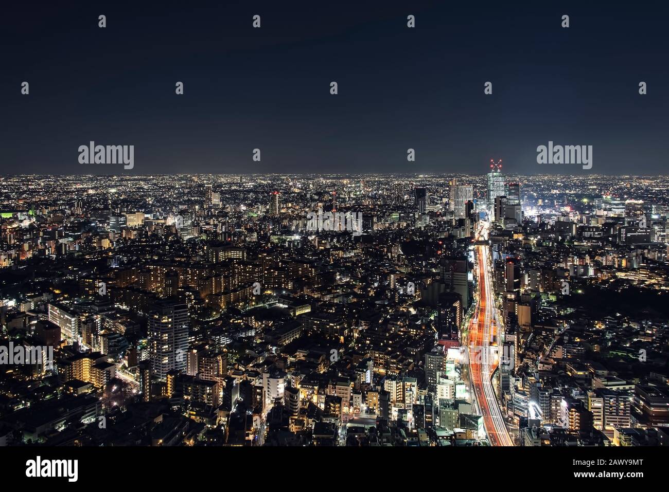 Aerial view downtown tokyo night hi-res stock photography and images ...