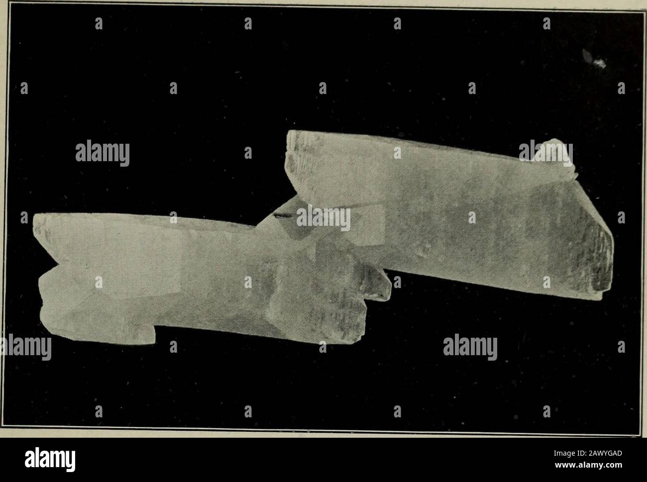 Twinned calcite hi-res stock photography and images - Alamy