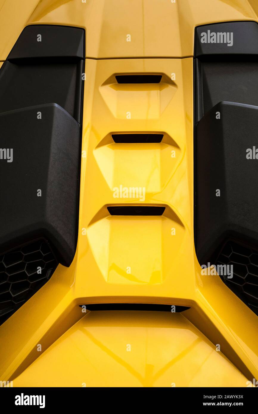 Engine cover detail on a 2018 Lamborghini Huracàn Performante Spyder ...