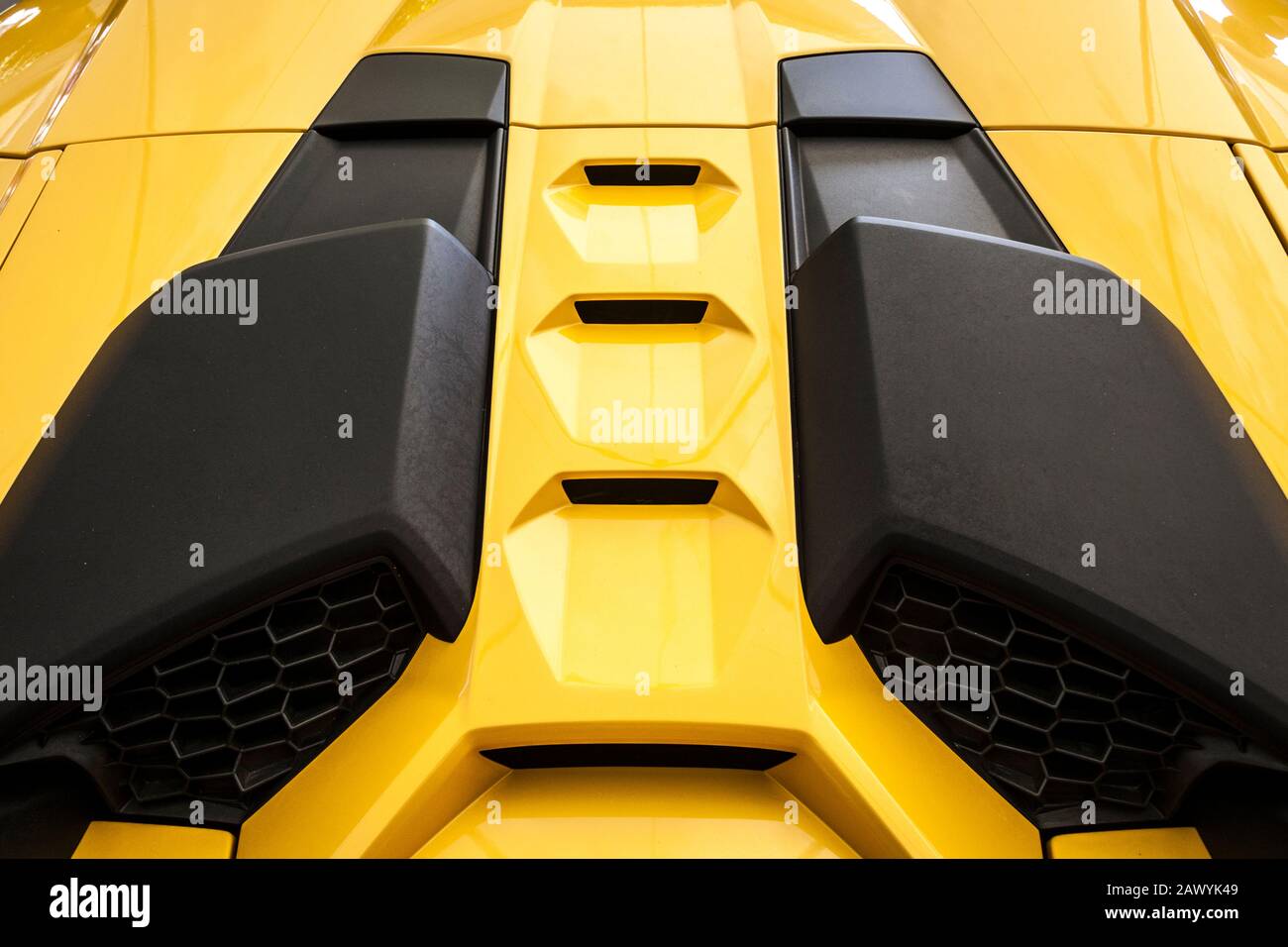 Lamborghini huracan yellow hi-res stock photography and images - Alamy