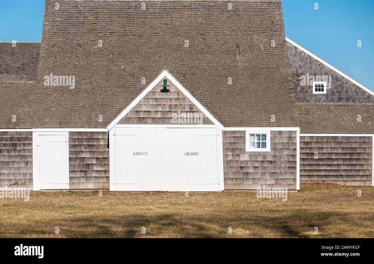 Farm barn doors hi-res stock photography and images - Alamy