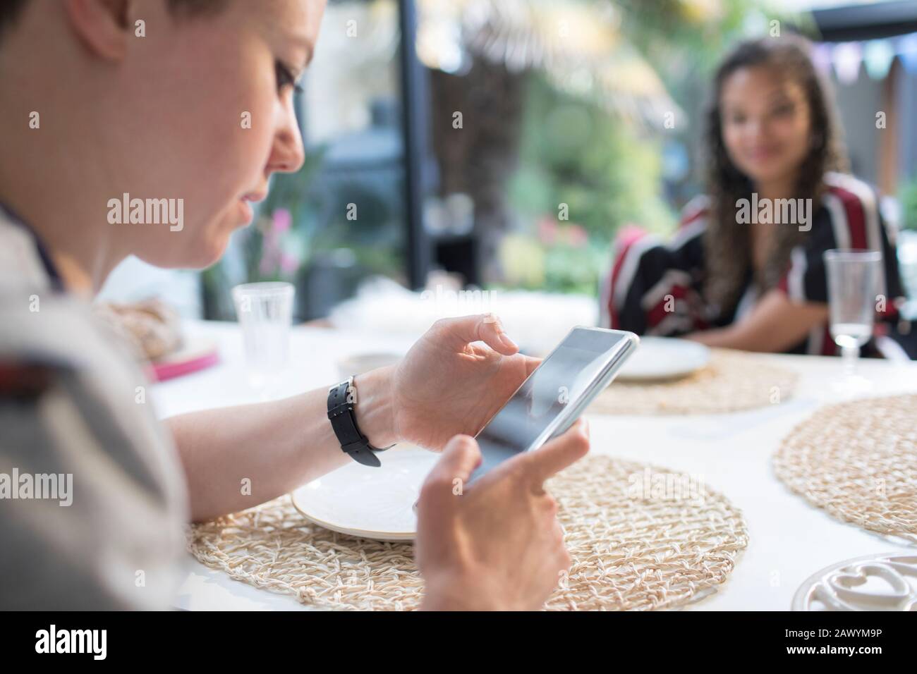 Smart dining hi-res stock photography and images - Alamy