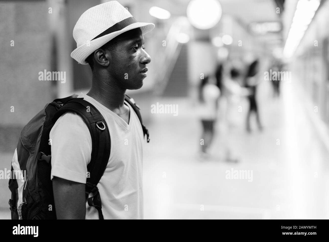 Train profile side view Black and White Stock Photos & Images - Alamy