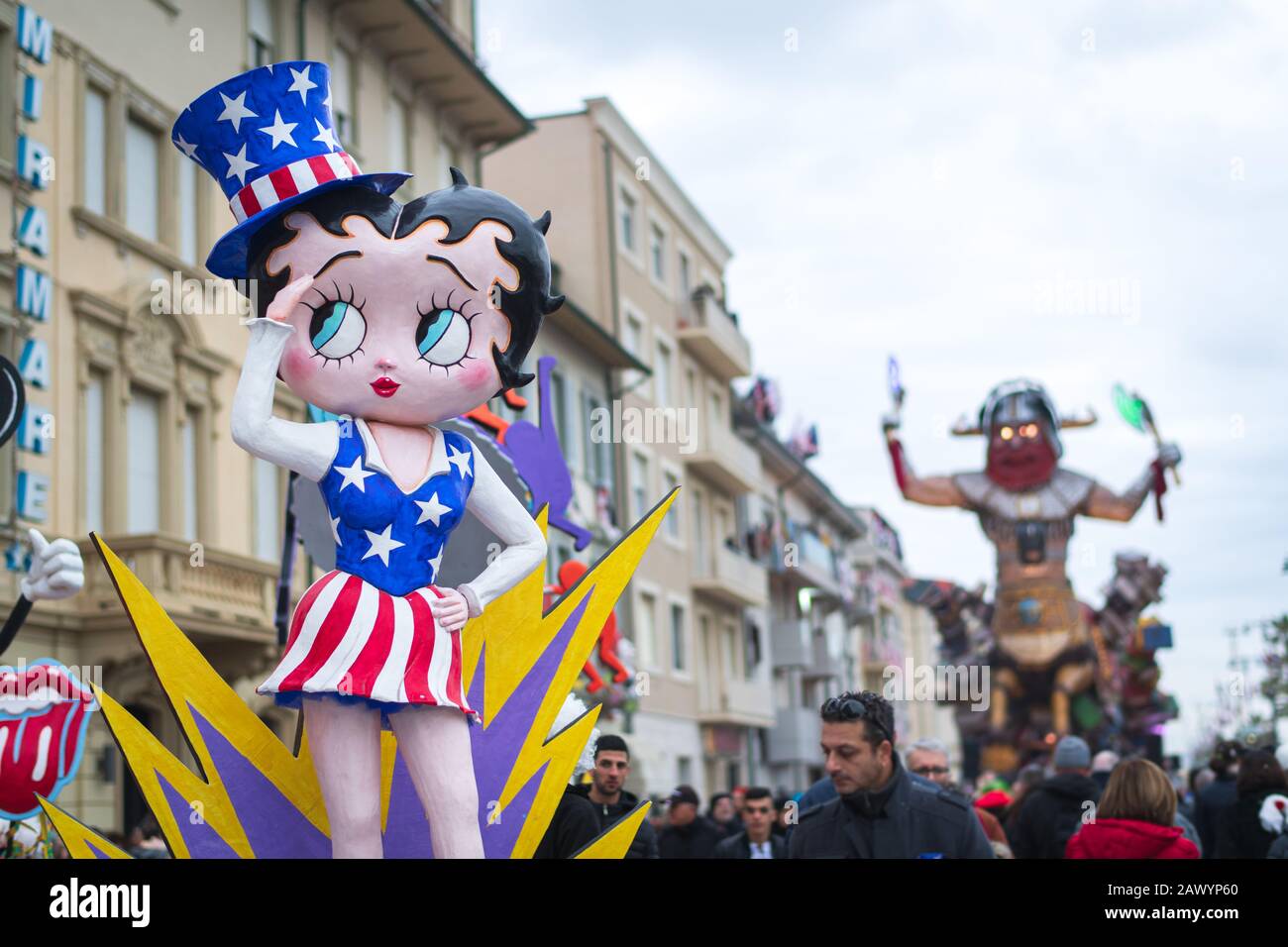VIAREGGIO, ITALY - FEBRUARY 09, 2020: The parade of carnival floats on ...