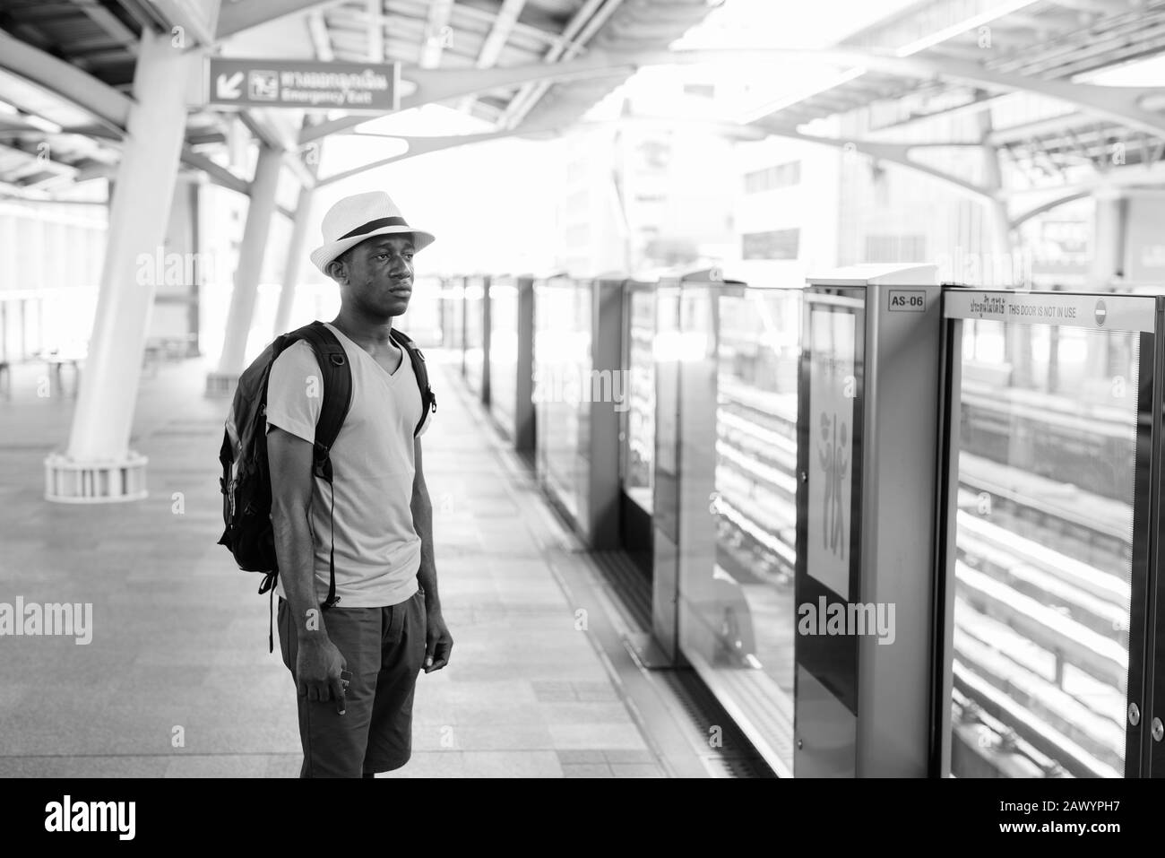 Bts skytrain bangkok mass transit Black and White Stock Photos & Images ...