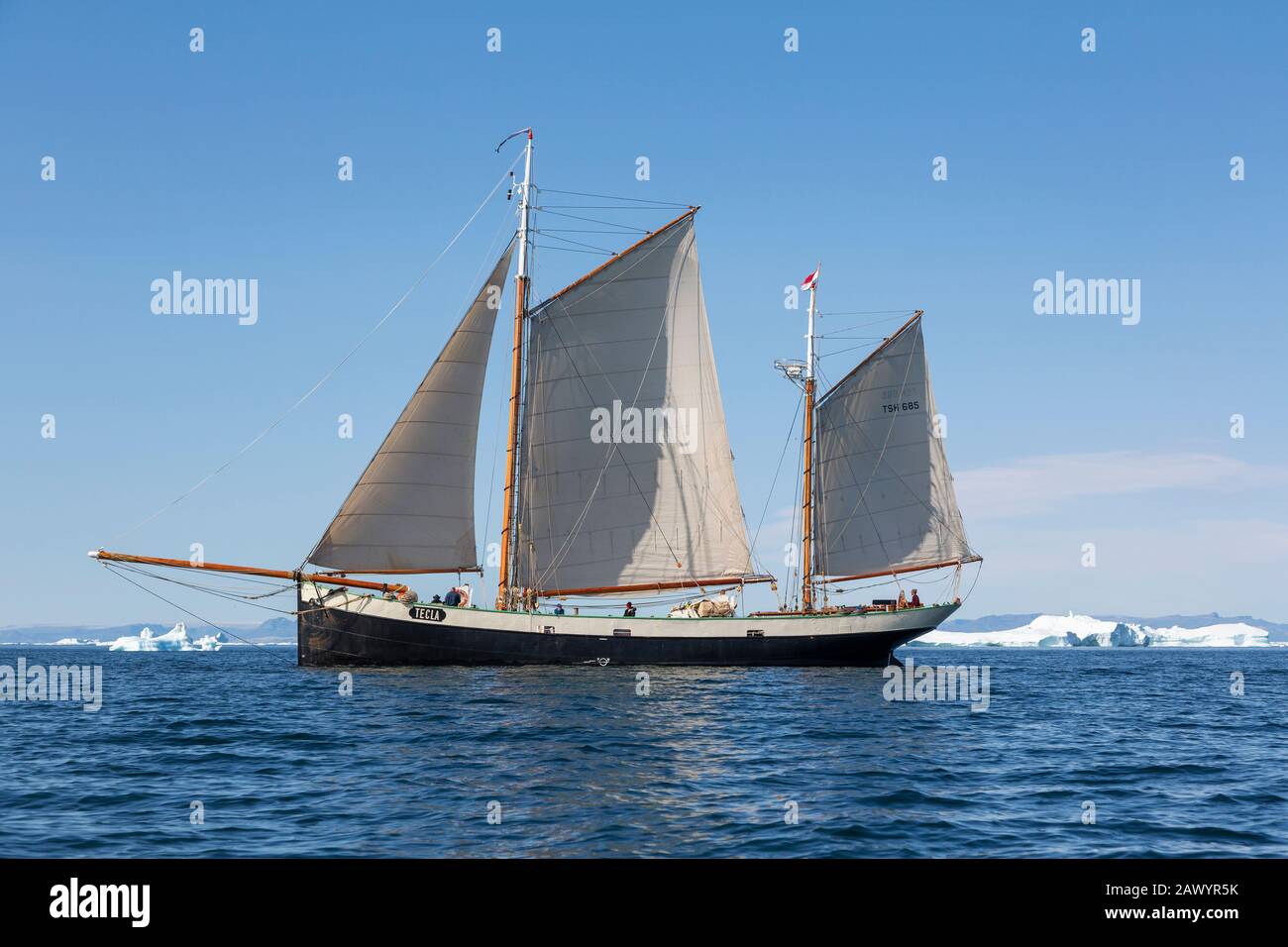 Arctic ocean ship on hi-res stock photography and images - Alamy
