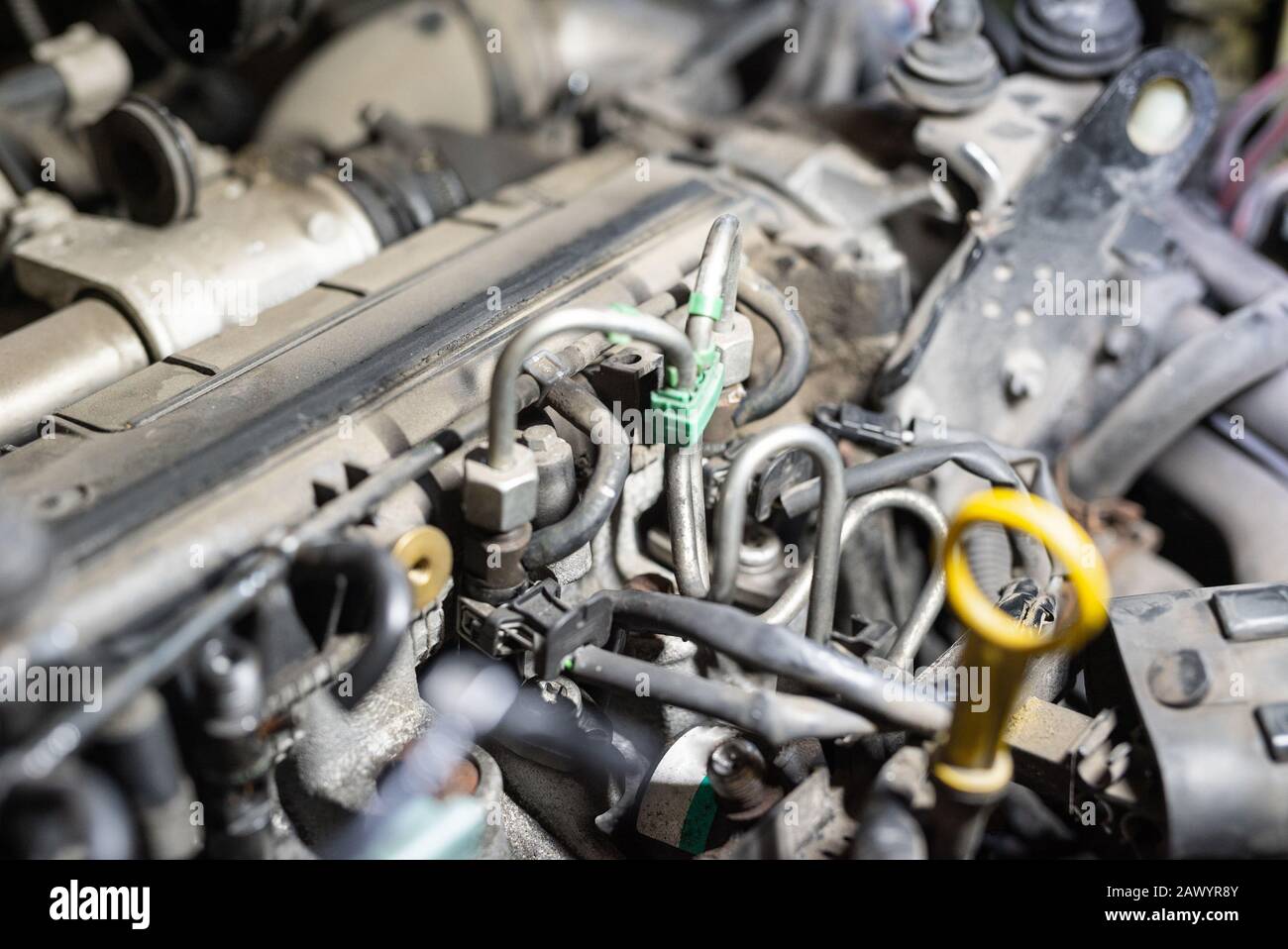 dismantled car engine in a car workshop Stock Photo - Alamy
