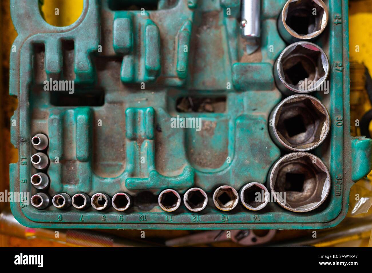 Home car workshop hi-res stock photography and images - Alamy