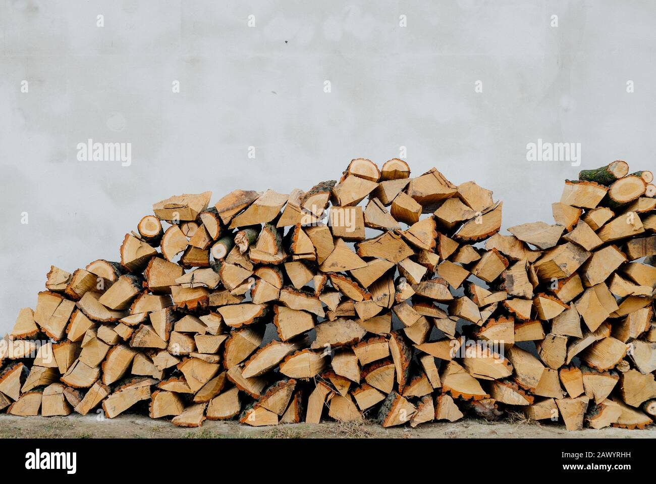 Tree pile hi-res stock photography and images - Alamy