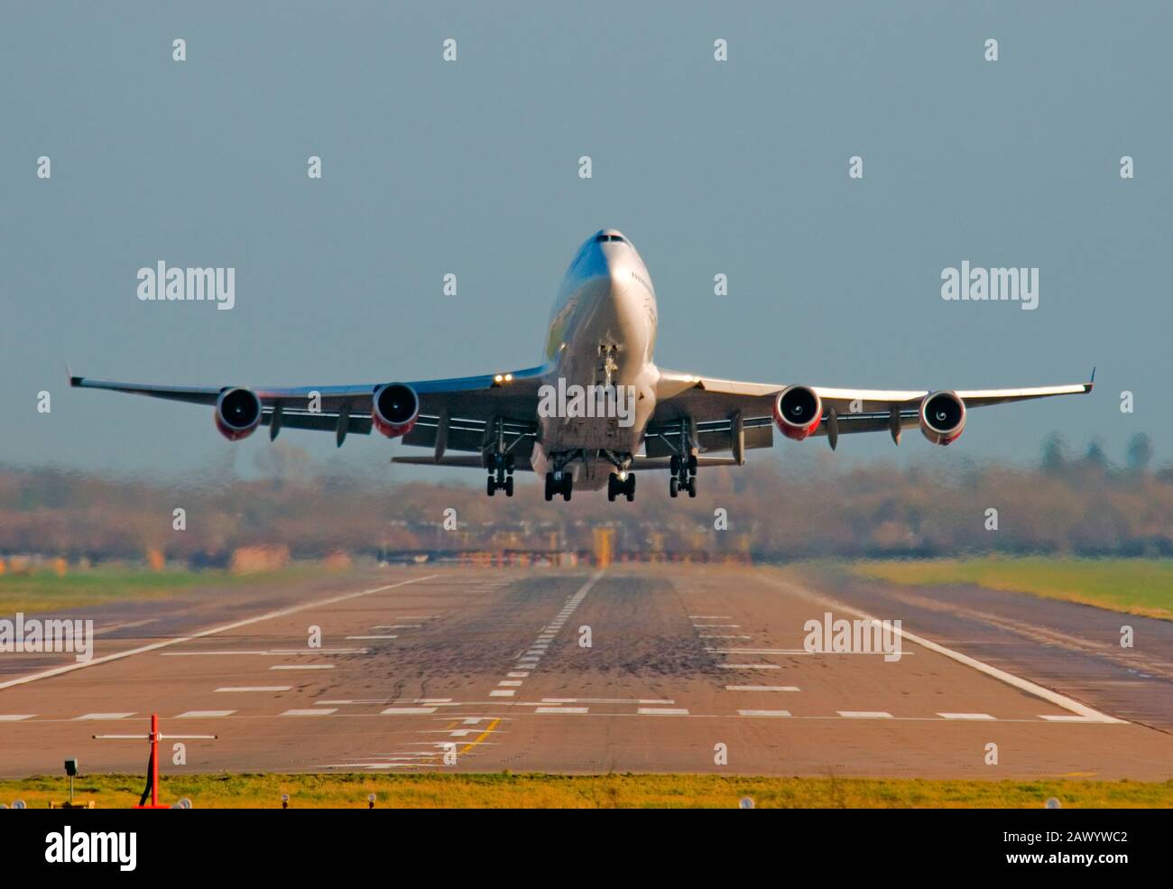G-VGAL Virgin Atlantic Airways Boeing 747-443 taking off from London ...