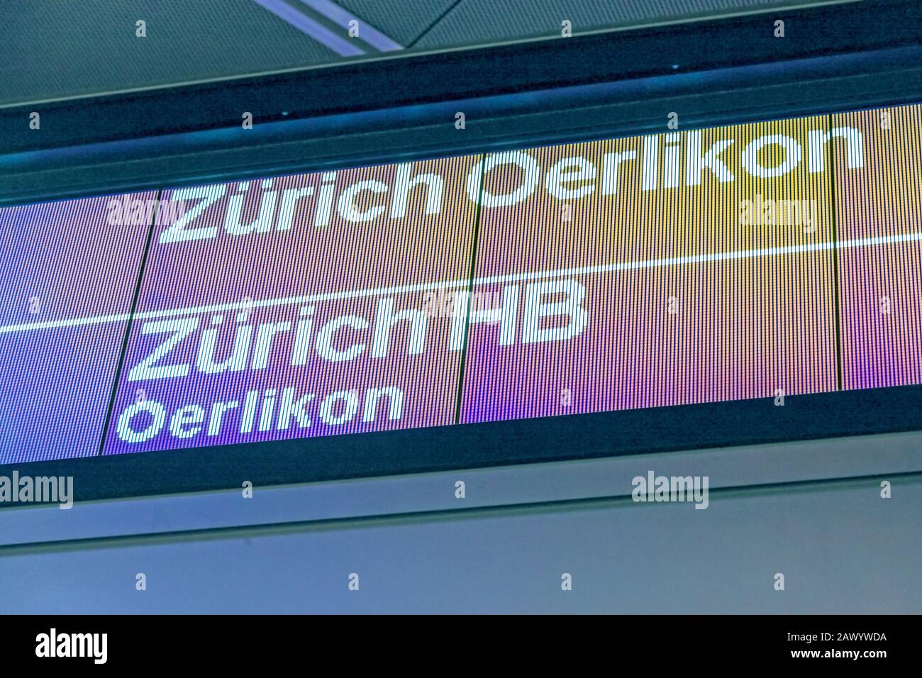 Train sign Zurich Main Station (HB / Hauptbahnhof / Oerlikon) - at ...