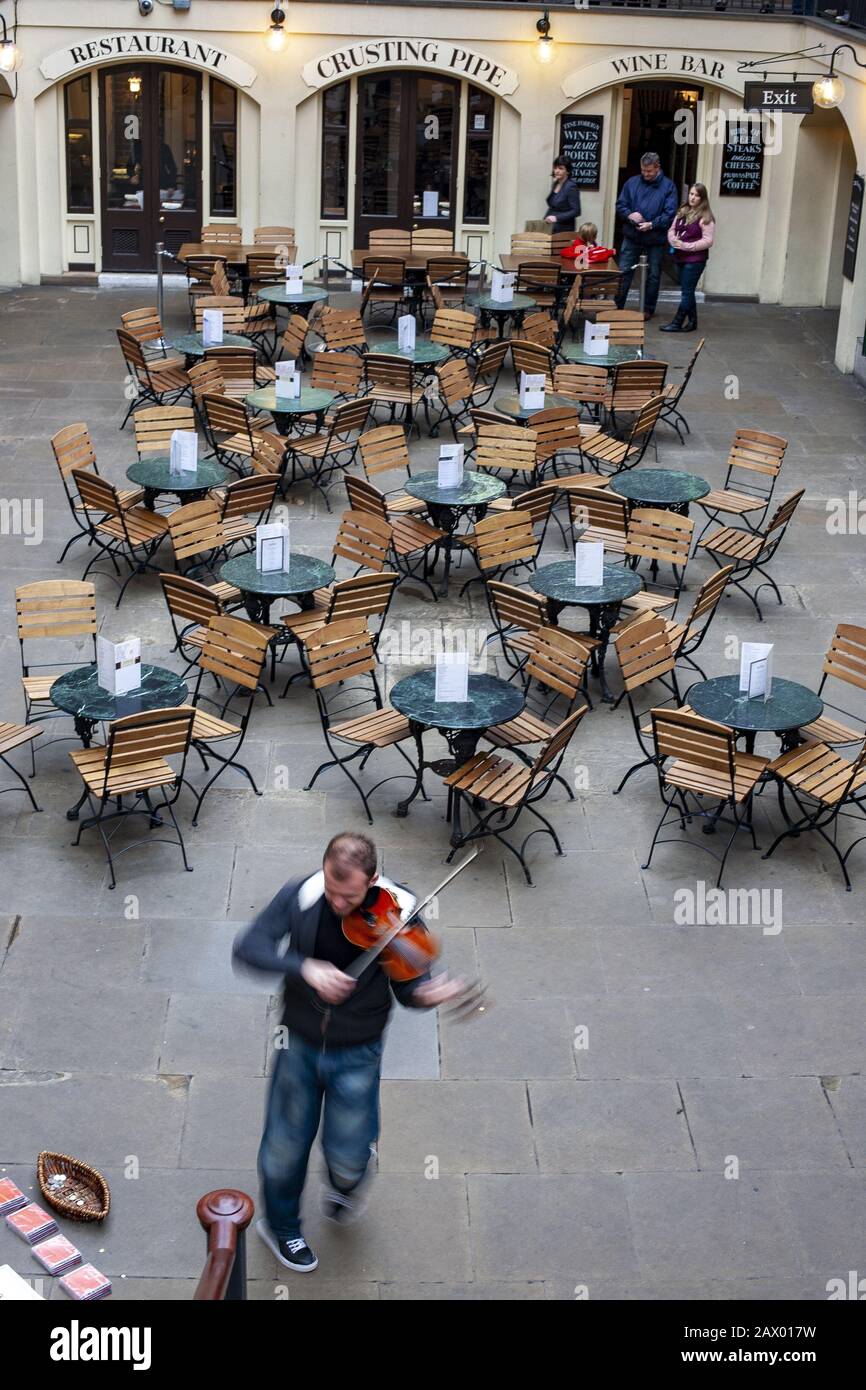 Lone busker hi-res stock photography and images - Alamy