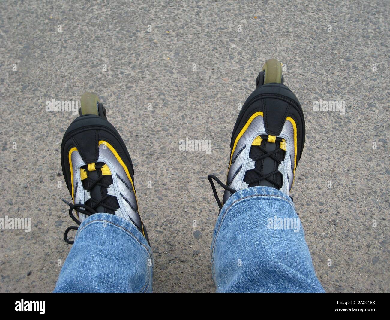 Rollerblading feet hi-res stock photography and images - Alamy