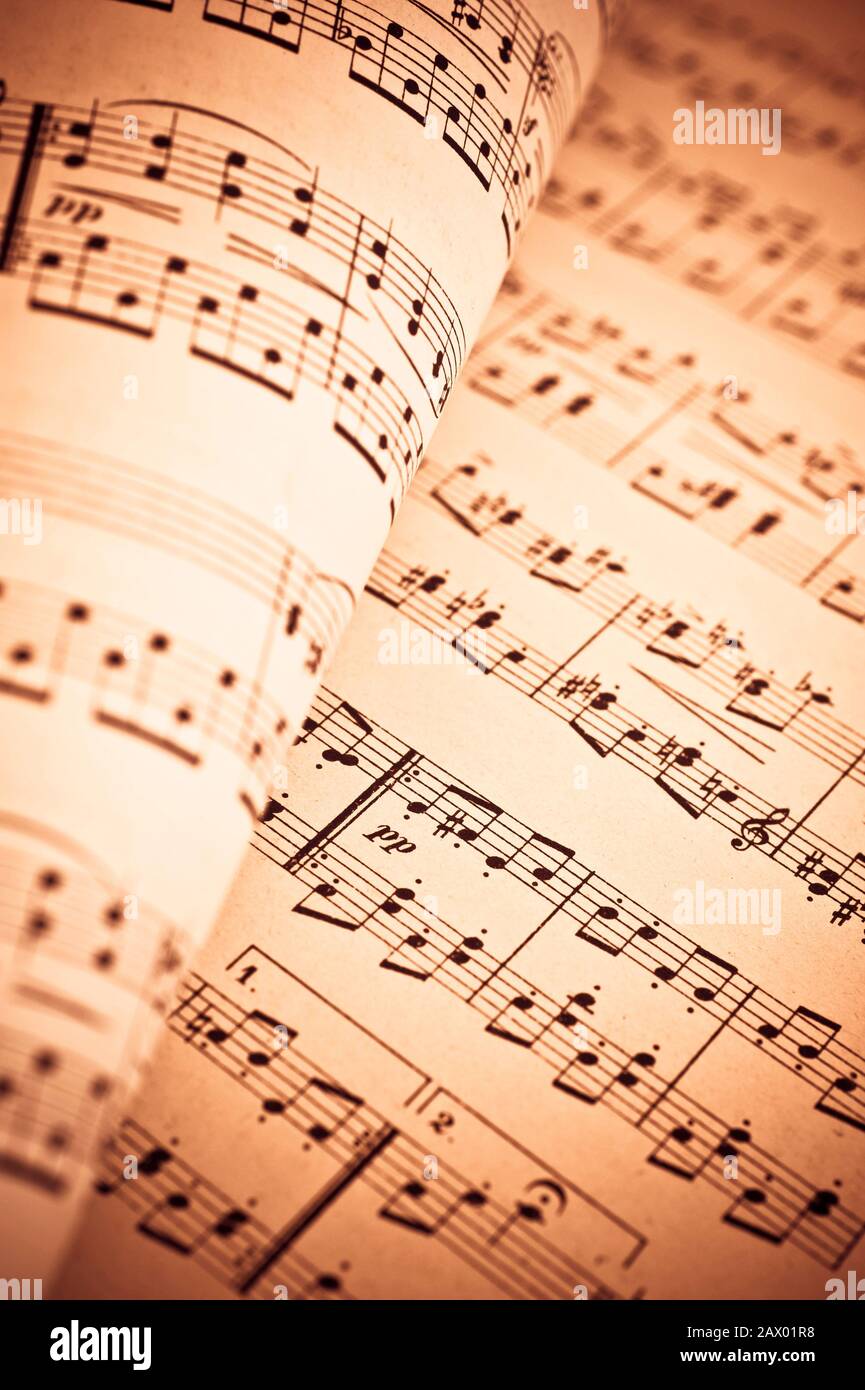 Music score book hi-res stock photography and images - Alamy