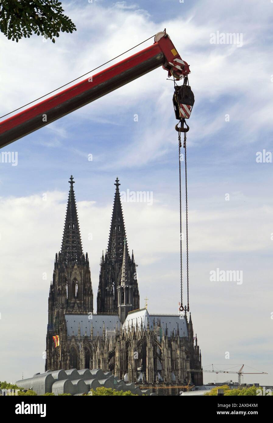 A crane over Cologne Cathedral Stock Photo - Alamy