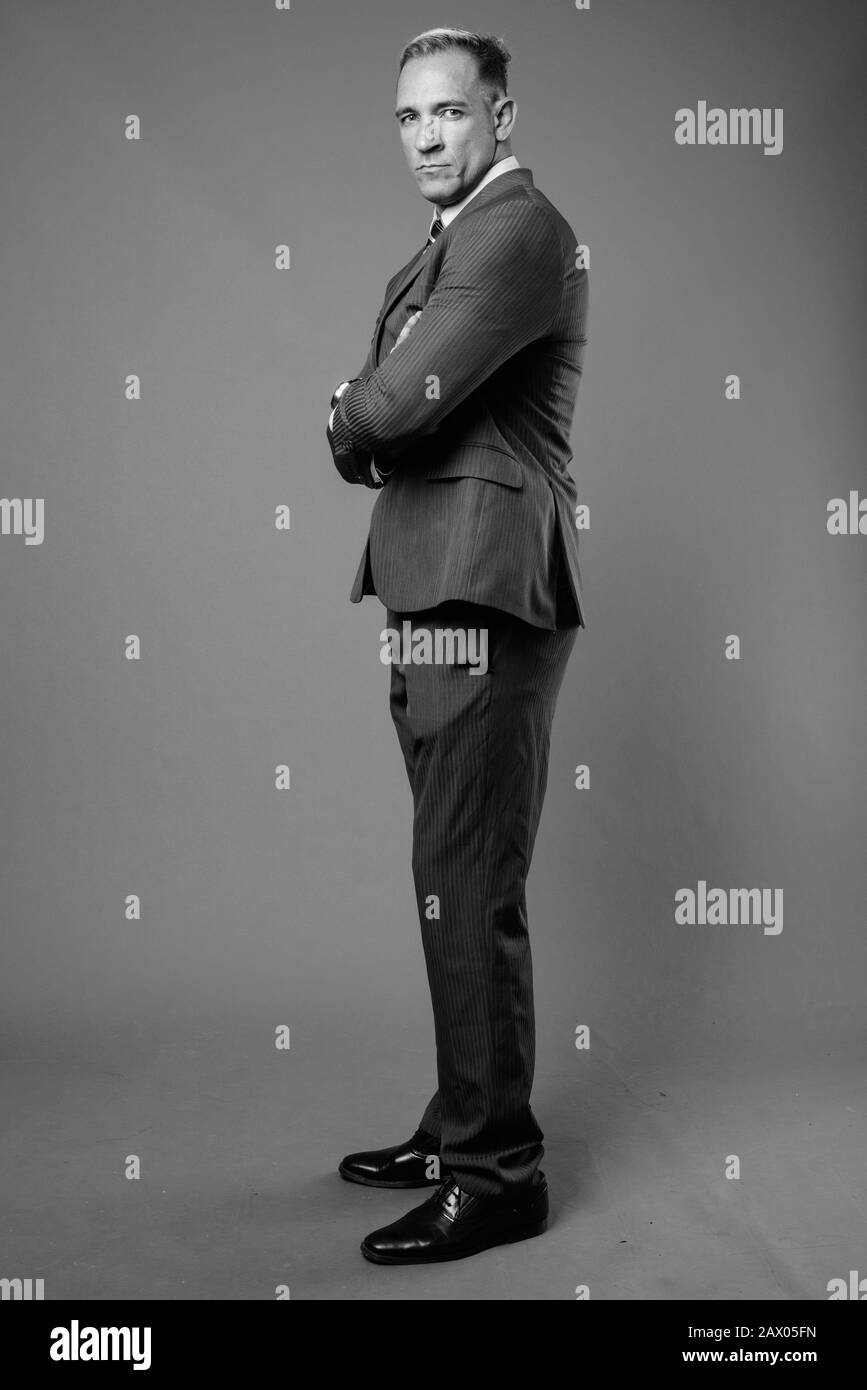 Native american arms crossed hi-res stock photography and images - Alamy